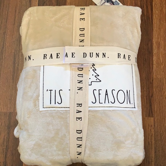 Rae Dunn | Bedding | Rae Dunn Luxe Cream Tis The Season Throw Blanket ...